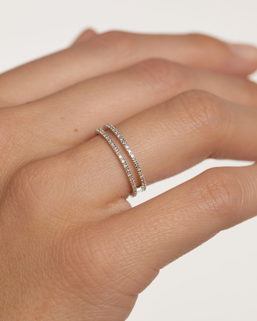 18K white gold eternity ring with two bands of lab grown diamonds o. Eternity Dual Ring aus Weissgold mit Diamanten PDPAOLA